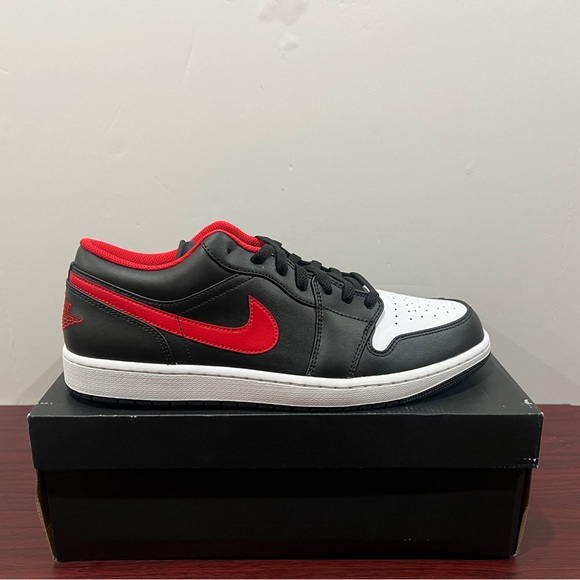 Jordan | Shoes | Air Jordan Low 553558 63 Black White Red | Poshmark